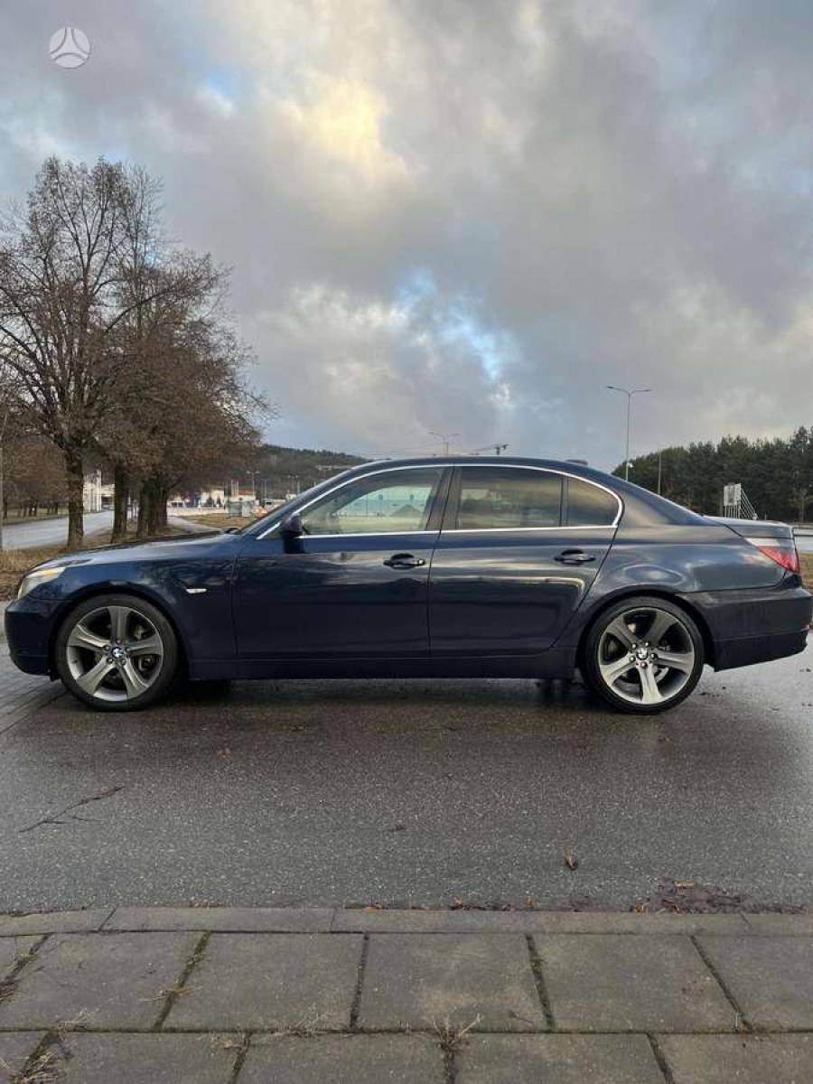 Zils BMW 530 2005 Viļņa, ar dzinēja tilpumu 3.00 L un nobraukumu 333 tūkst. km par 2600 €, foto 3 vietnē AUTOMOTO.COM.LV