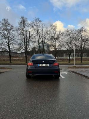 Zils BMW 530 2005 Viļņa, ar dzinēja tilpumu 3.00 L un nobraukumu 333 tūkst. km par 2600 €, foto 5 vietnē AUTOMOTO.COM.LV