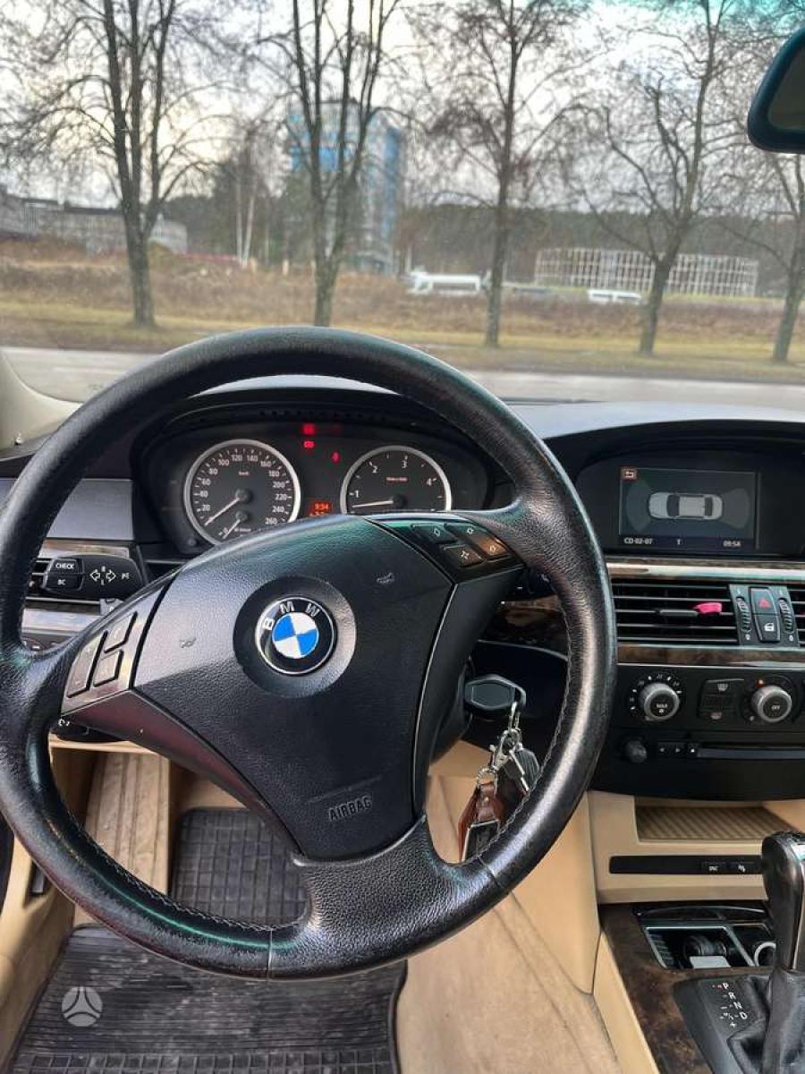 Zils BMW 530 2005 Viļņa, ar dzinēja tilpumu 3.00 L un nobraukumu 333 tūkst. km par 2600 €, foto 9 vietnē AUTOMOTO.COM.LV