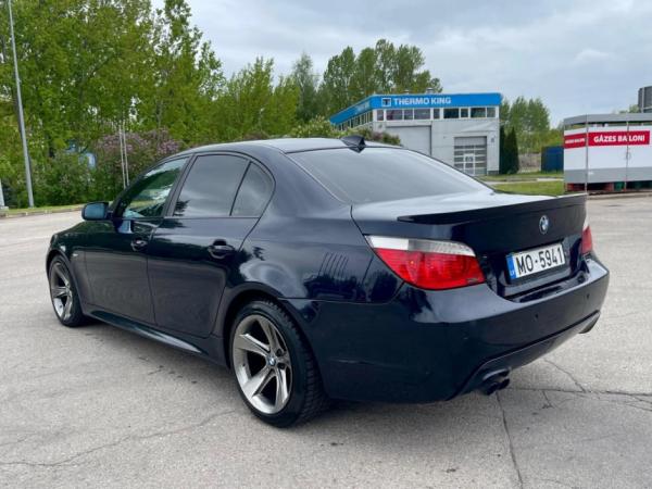 Zils BMW 530 2005 Rīga, ar dzinēja tilpumu 3.00 L un nobraukumu 0 tūkst. km par 5700 €, foto 4 vietnē AUTOMOTO.COM.LV