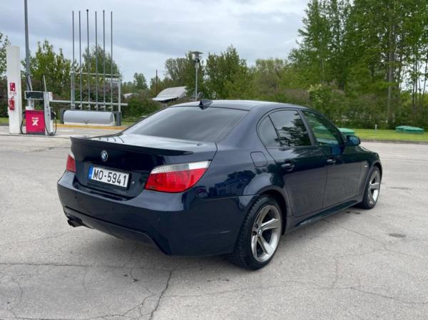 Zils BMW 530 2005 Rīga, ar dzinēja tilpumu 3.00 L un nobraukumu 0 tūkst. km par 5700 €, foto 5 vietnē AUTOMOTO.COM.LV