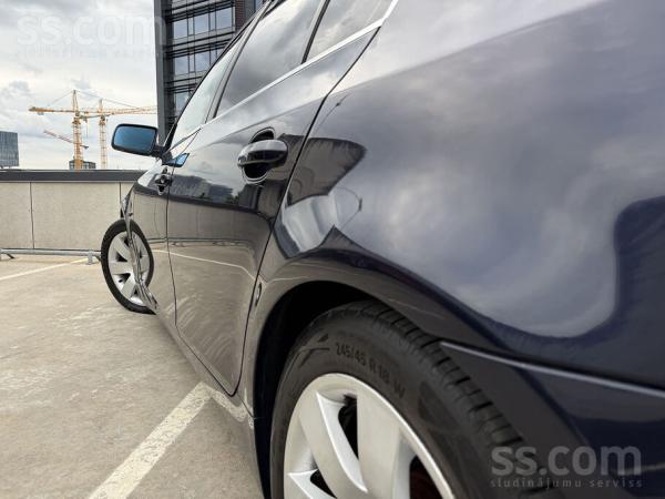Zils BMW 530 2005 Rīga, ar dzinēja tilpumu 3.00 L un nobraukumu 378 tūkst. km par 3750 €, foto 4 vietnē AUTOMOTO.COM.LV