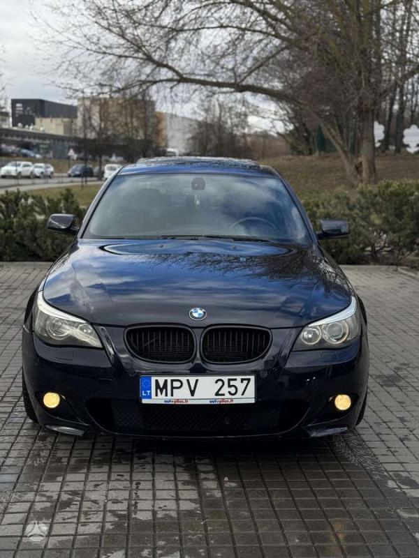 Blue BMW 530 2005 in Vilnius, with an engine capacity of 2.99 L and mileage of 264 thousand km for 1550 €, photo 2 on AUTOMOTO.COM.LV