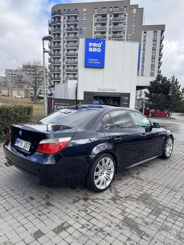 Blue BMW 530 2005 in Vilnius, with an engine capacity of 2.99 L and mileage of 264 thousand km for 1550 €, photo 5 on AUTOMOTO.COM.LV