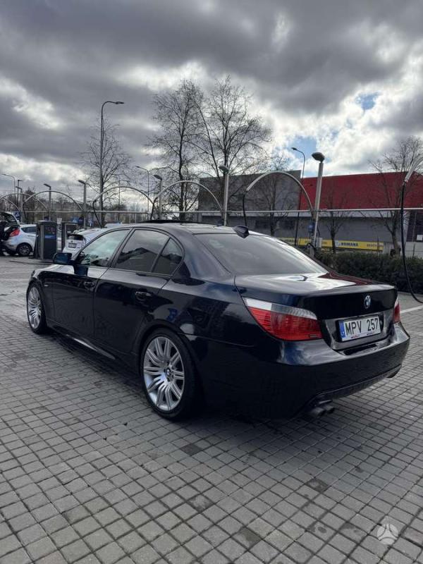 Blue BMW 530 2005 in Vilnius, with an engine capacity of 2.99 L and mileage of 264 thousand km for 1550 €, photo 7 on AUTOMOTO.COM.LV