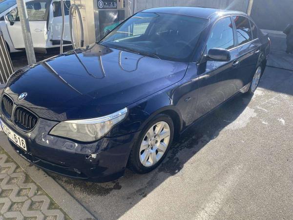 Синий БМВ 530 2005 в Каунас, объемом двигателя 2.99 л и пробегом 372 тыс. км за 1800 €, фото 3 на AUTOMOTO.COM.LV