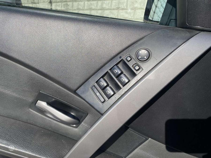 Синий БМВ 530 2005 в Каунас, объемом двигателя 2.99 л и пробегом 372 тыс. км за 1800 €, фото 14 на AUTOMOTO.COM.LV