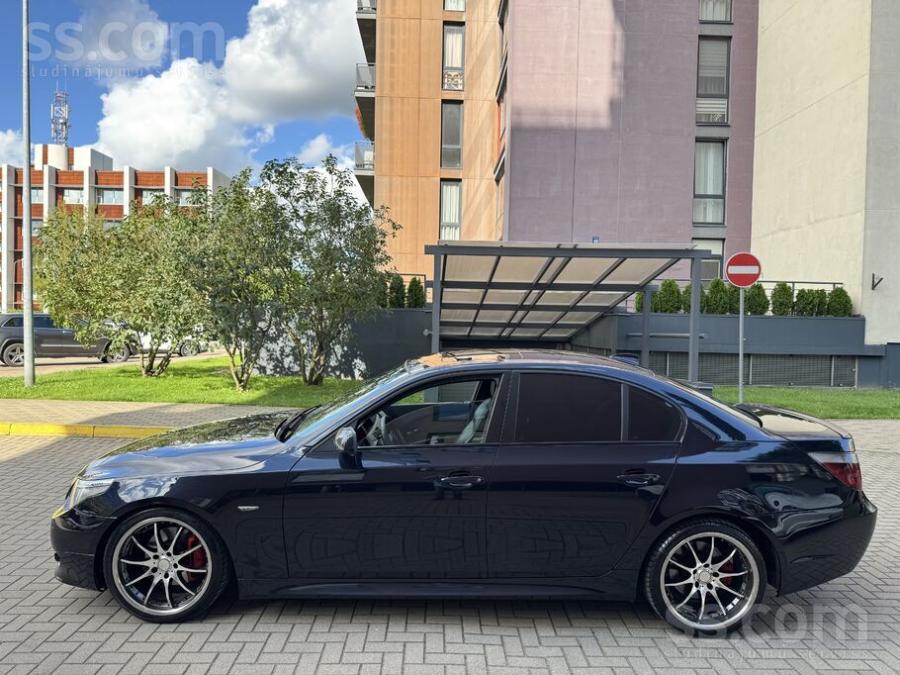 Zils BMW 530 2005 Rīga, ar dzinēja tilpumu 3.00 L un nobraukumu 313 tūkst. km par 4990 €, foto 3 vietnē AUTOMOTO.COM.LV