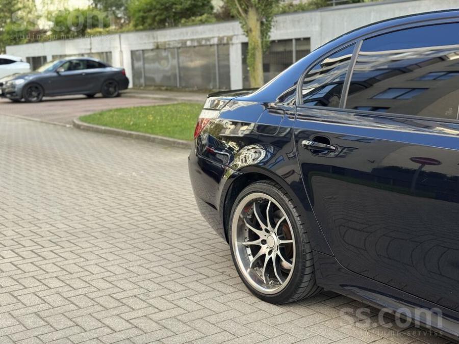Zils BMW 530 2005 Rīga, ar dzinēja tilpumu 3.00 L un nobraukumu 313 tūkst. km par 4990 €, foto 6 vietnē AUTOMOTO.COM.LV