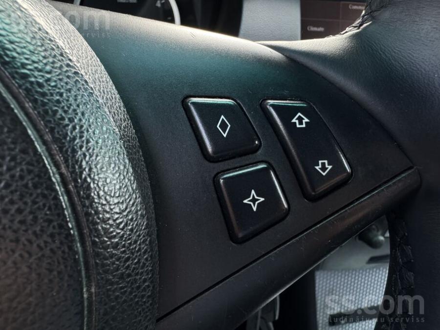 Zils BMW 530 2005 Rīga, ar dzinēja tilpumu 3.00 L un nobraukumu 313 tūkst. km par 4990 €, foto 25 vietnē AUTOMOTO.COM.LV