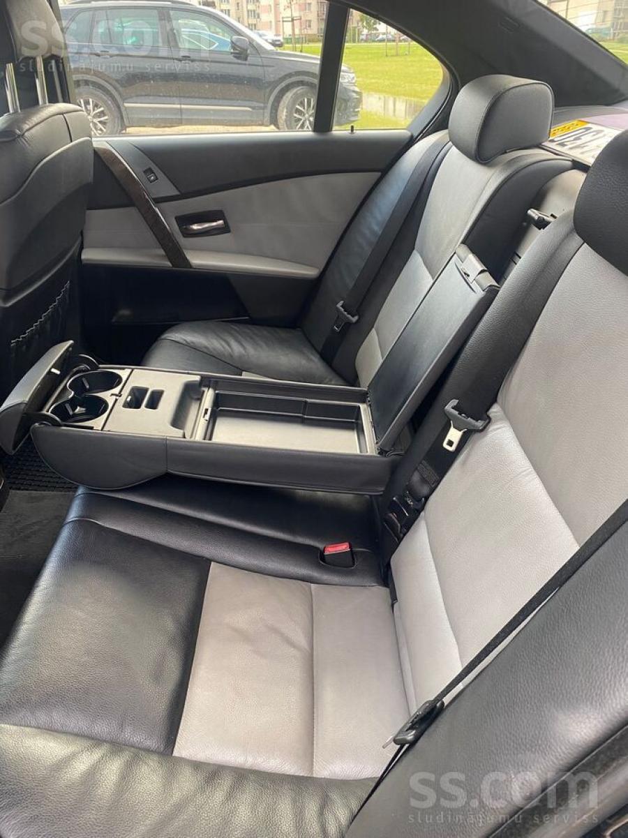 Blue BMW 530 2006 in Riga, with an engine capacity of 3.00 L and mileage of 380 thousand km for 5400 €, photo 8 on AUTOMOTO.COM.LV
