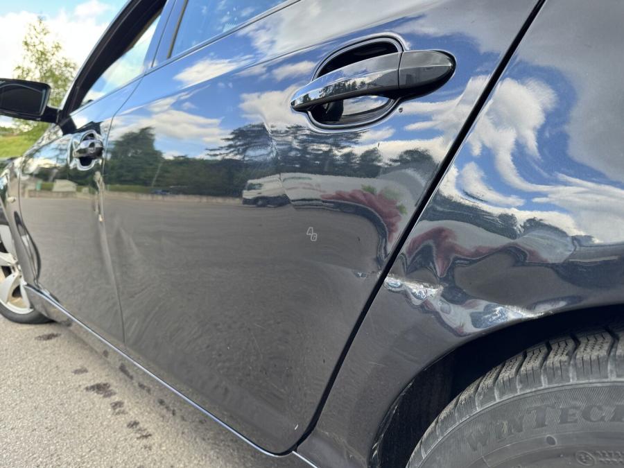Zils BMW 530 2006 Viļņa, ar dzinēja tilpumu 3.00 L un nobraukumu 348 tūkst. km par 3250 €, foto 22 vietnē AUTOMOTO.COM.LV