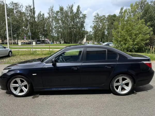 Zils BMW 530 2006 Rīga, ar dzinēja tilpumu 3.00 L un nobraukumu 372 tūkst. km par 4990 €, foto 2 vietnē AUTOMOTO.COM.LV