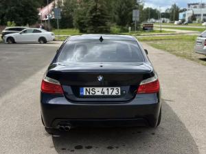 Blue BMW 530 2006 in Riga, with an engine capacity of 3.00 L and mileage of 372 thousand km for 4990 €, photo 4 on AUTOMOTO.COM.LV
