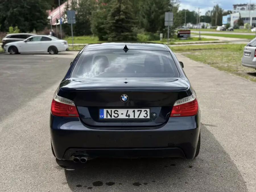 Blue BMW 530 2006 in Riga, with an engine capacity of 3.00 L and mileage of 372 thousand km for 4990 €, photo 4 on AUTOMOTO.COM.LV