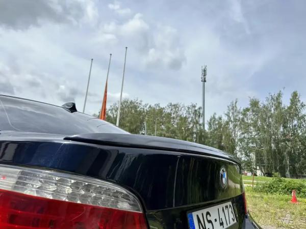 Zils BMW 530 2006 Rīga, ar dzinēja tilpumu 3.00 L un nobraukumu 372 tūkst. km par 4990 €, foto 5 vietnē AUTOMOTO.COM.LV