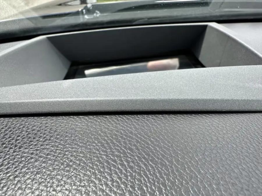 Blue BMW 530 2006 in Riga, with an engine capacity of 3.00 L and mileage of 372 thousand km for 4990 €, photo 14 on AUTOMOTO.COM.LV