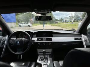 Blue BMW 530 2006 in Riga, with an engine capacity of 3.00 L and mileage of 372 thousand km for 4990 €, photo 17 on AUTOMOTO.COM.LV