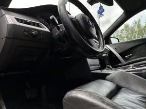 Blue BMW 530 2006 in Riga, with an engine capacity of 3.00 L and mileage of 372 thousand km for 4990 €, photo 18 on AUTOMOTO.COM.LV