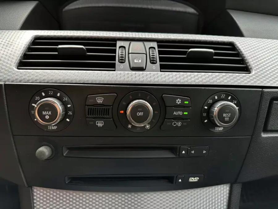 Blue BMW 530 2006 in Riga, with an engine capacity of 3.00 L and mileage of 372 thousand km for 4990 €, photo 24 on AUTOMOTO.COM.LV
