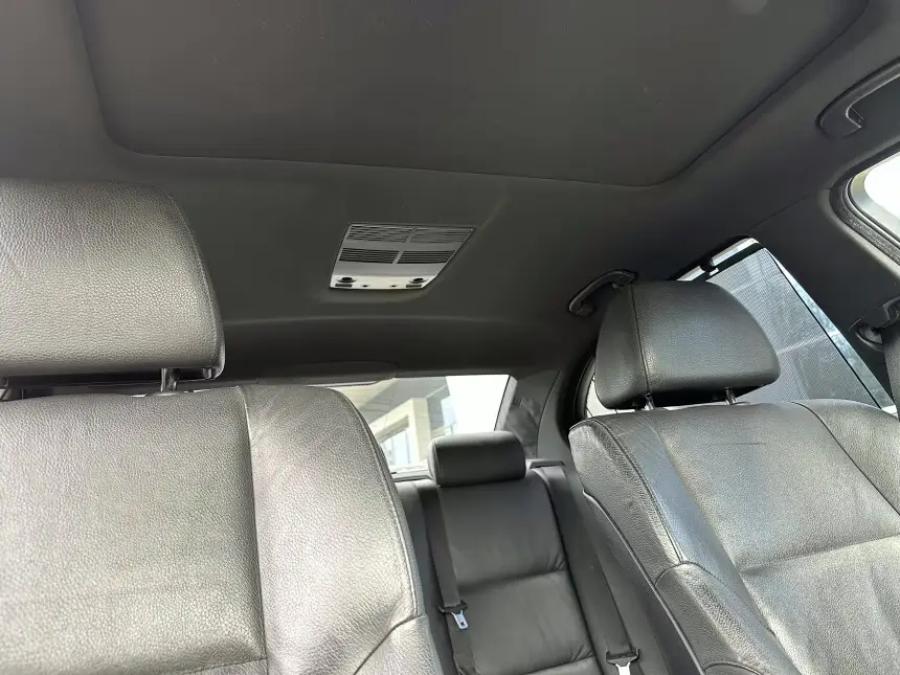 Blue BMW 530 2006 in Riga, with an engine capacity of 3.00 L and mileage of 372 thousand km for 4990 €, photo 28 on AUTOMOTO.COM.LV