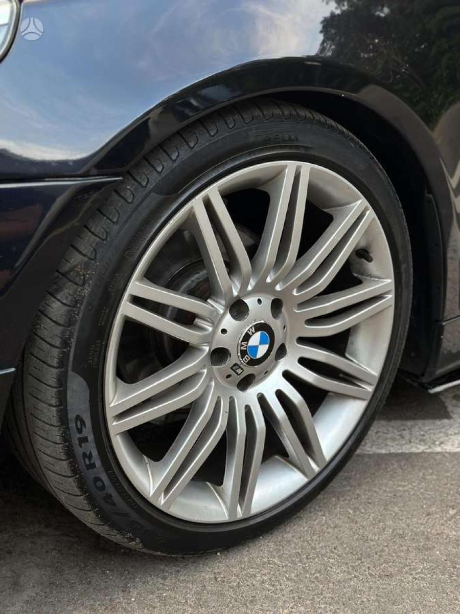 Blue BMW 530 2006 in Vilnius, with an engine capacity of 2.99 L and mileage of 313 thousand km for 5999 €, photo 11 on AUTOMOTO.COM.LV