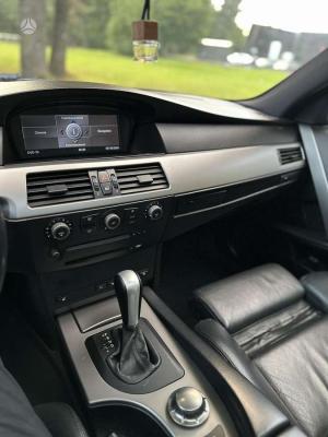 Blue BMW 530 2006 in Vilnius, with an engine capacity of 2.99 L and mileage of 313 thousand km for 5999 €, photo 17 on AUTOMOTO.COM.LV