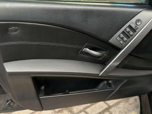 Blue BMW 530 2006 in Vilnius, with an engine capacity of 2.99 L and mileage of 313 thousand km for 5999 €, photo 23 on AUTOMOTO.COM.LV