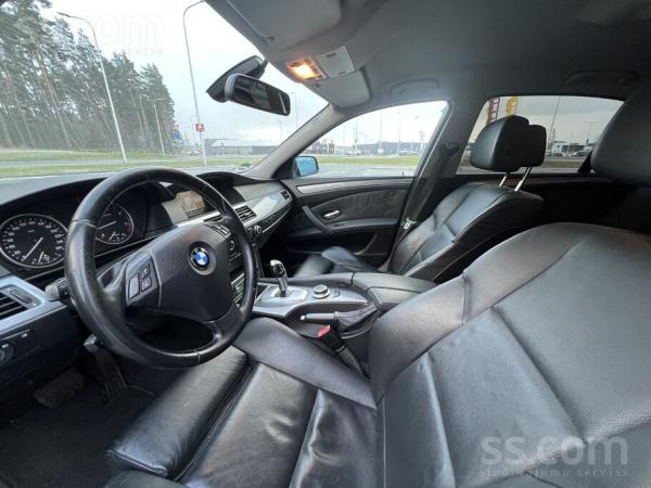 Blue BMW 530 2007 in Riga, with an engine capacity of 3.00 L and mileage of 302 thousand km for 6500 €, photo 10 on AUTOMOTO.COM.LV