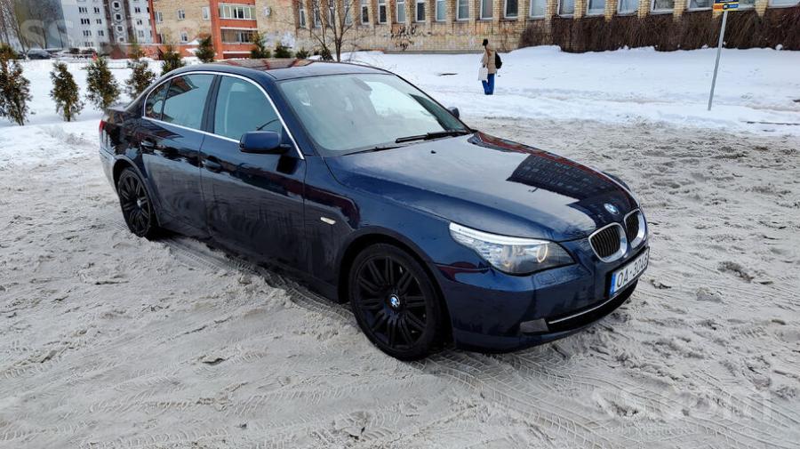 Blue BMW 530 2007 in Riga, with an engine capacity of 3.00 L and mileage of 343 thousand km for 5800 €, photo 3 on AUTOMOTO.COM.LV