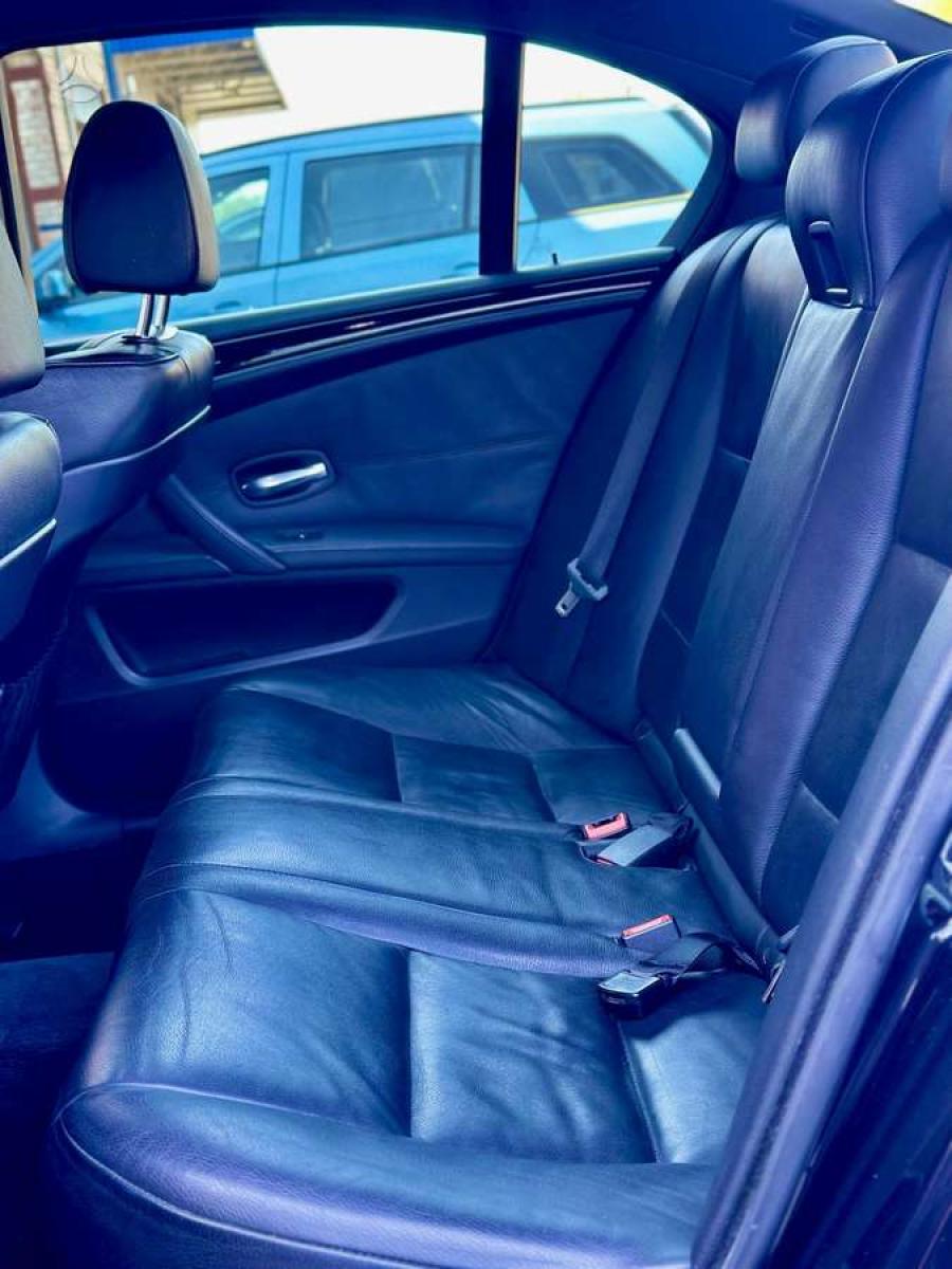 Blue BMW 530 2007 in Kretinga, with an engine capacity of 2.99 L and mileage of 338 thousand km for 7499 €, photo 19 on AUTOMOTO.COM.LV