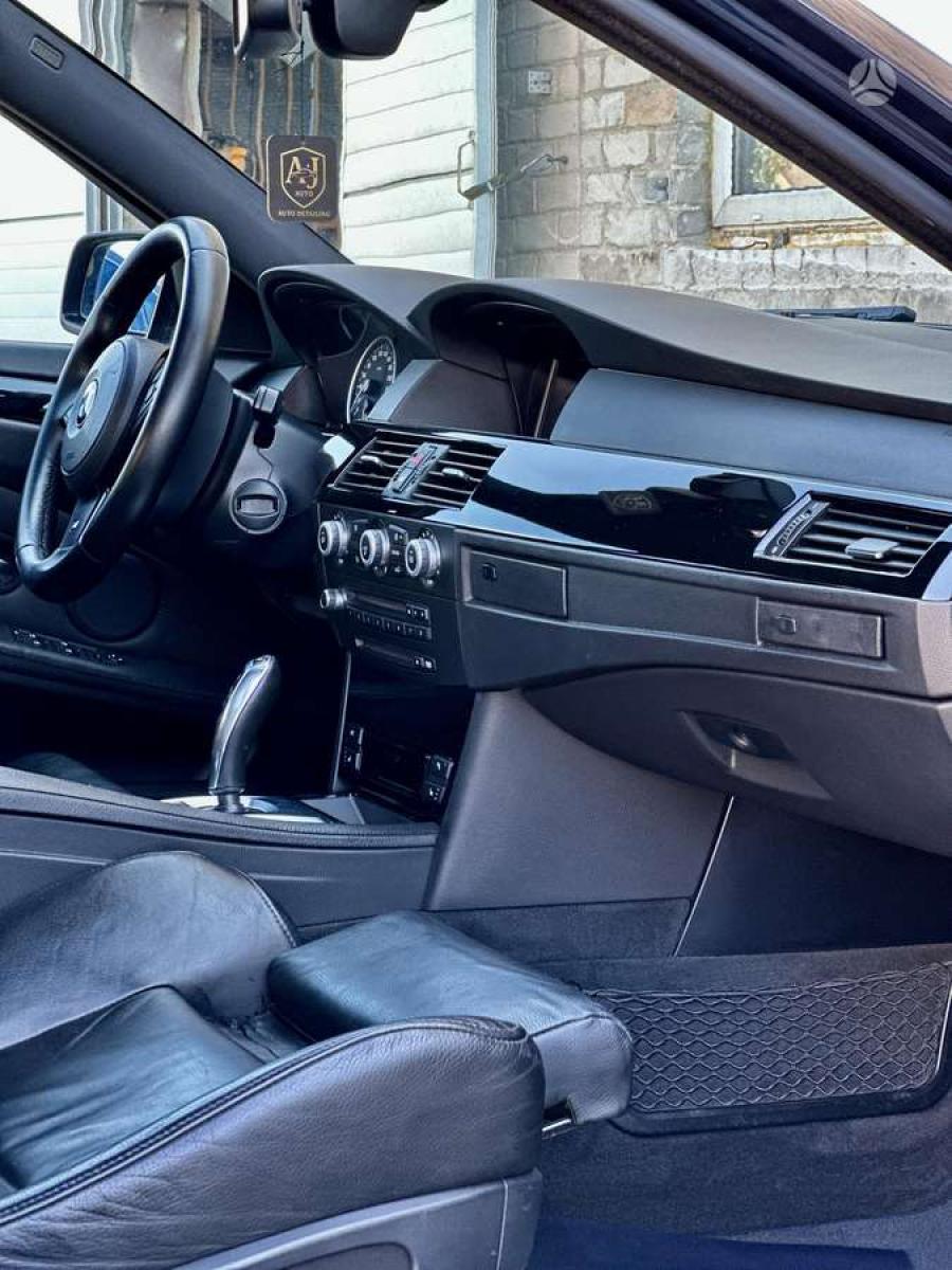 Blue BMW 530 2007 in Kretinga, with an engine capacity of 2.99 L and mileage of 338 thousand km for 7499 €, photo 24 on AUTOMOTO.COM.LV