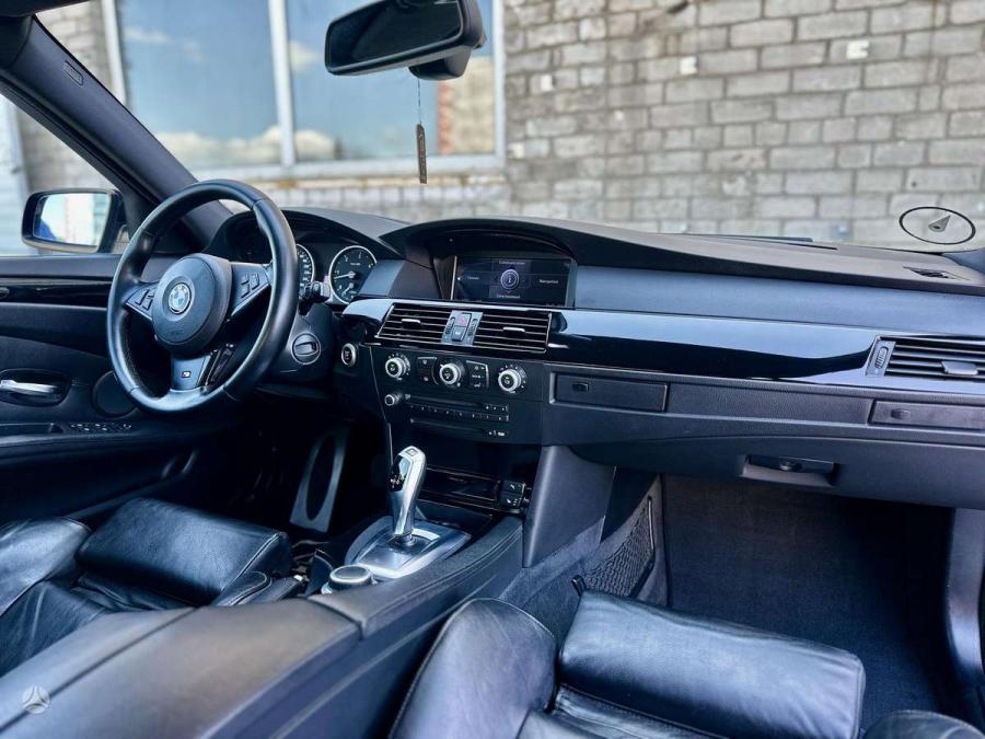 Blue BMW 530 2007 in Kretinga, with an engine capacity of 2.99 L and mileage of 338 thousand km for 7499 €, photo 25 on AUTOMOTO.COM.LV