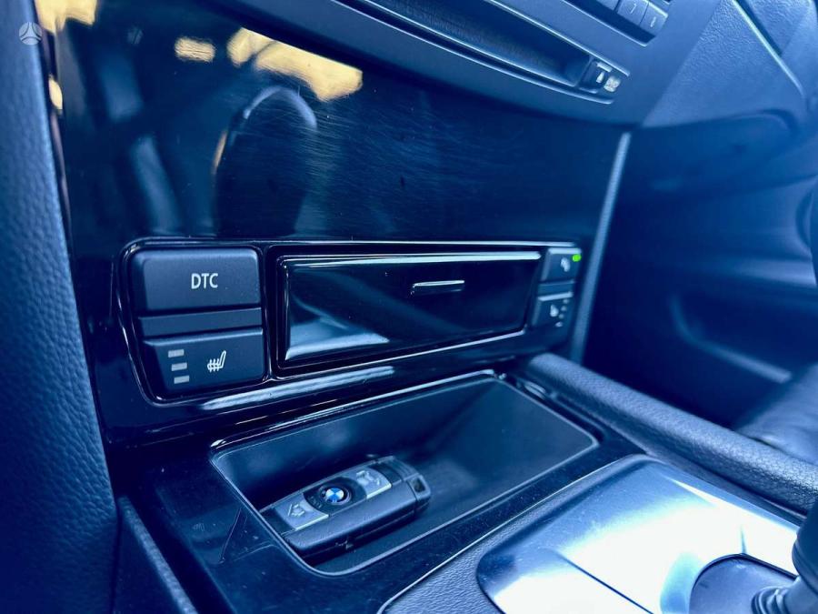 Blue BMW 530 2007 in Kretinga, with an engine capacity of 2.99 L and mileage of 338 thousand km for 7499 €, photo 30 on AUTOMOTO.COM.LV