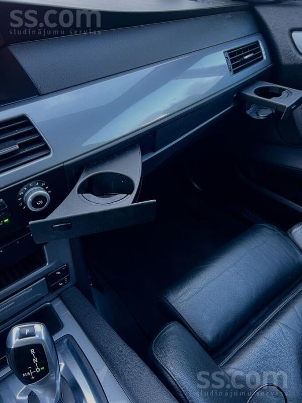 Blue BMW 530 2007 in Riga, with an engine capacity of 3.00 L and mileage of 302 thousand km for 5500 €, photo 3 on AUTOMOTO.COM.LV