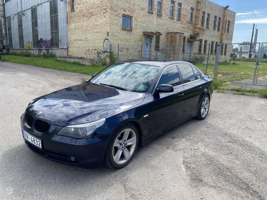 Zils BMW 530 2007 Rīga, ar dzinēja tilpumu 2.99 L un nobraukumu 296 tūkst. km par 4300 €, foto 1 vietnē AUTOMOTO.COM.LV