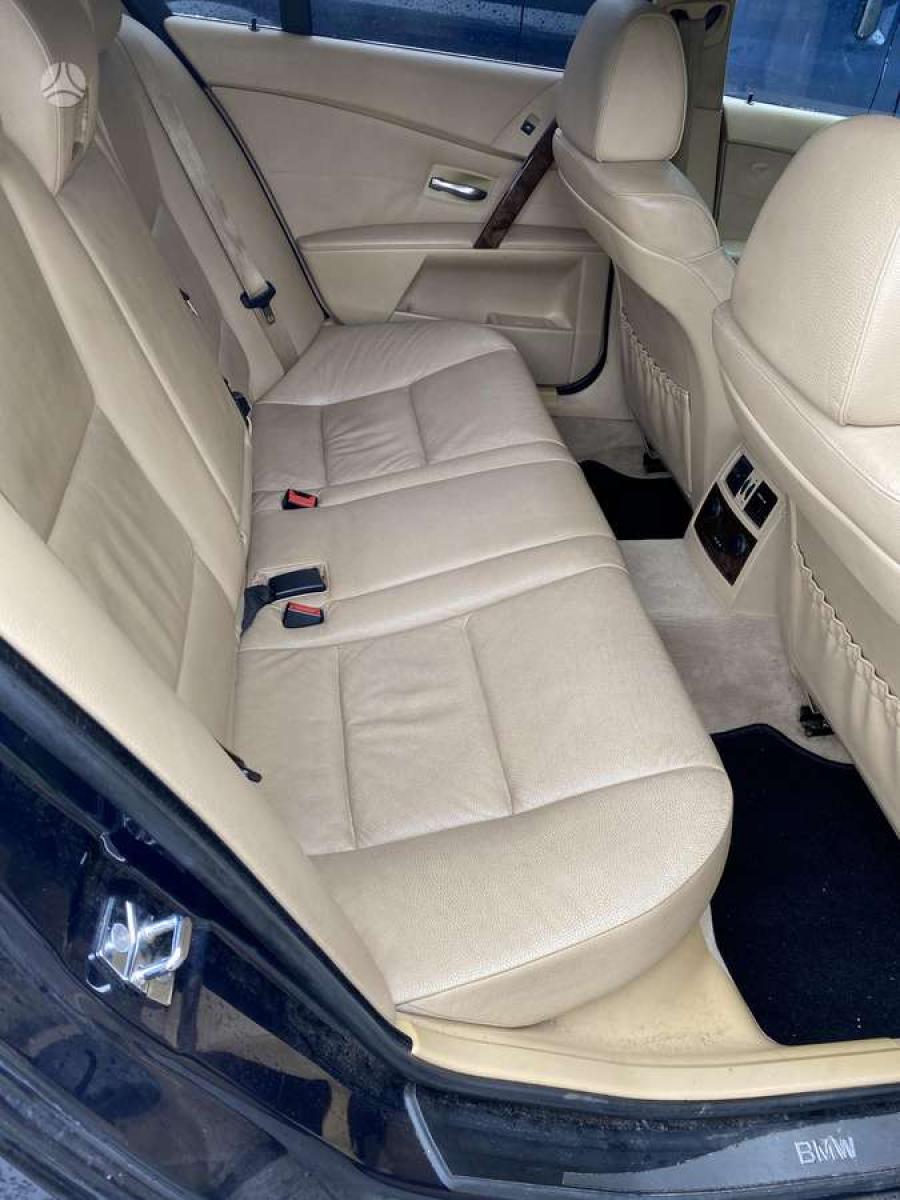 Zils BMW 530 2007 Rīga, ar dzinēja tilpumu 2.99 L un nobraukumu 296 tūkst. km par 4300 €, foto 8 vietnē AUTOMOTO.COM.LV