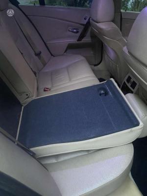 Zils BMW 530 2007 Rīga, ar dzinēja tilpumu 2.99 L un nobraukumu 296 tūkst. km par 4300 €, foto 9 vietnē AUTOMOTO.COM.LV