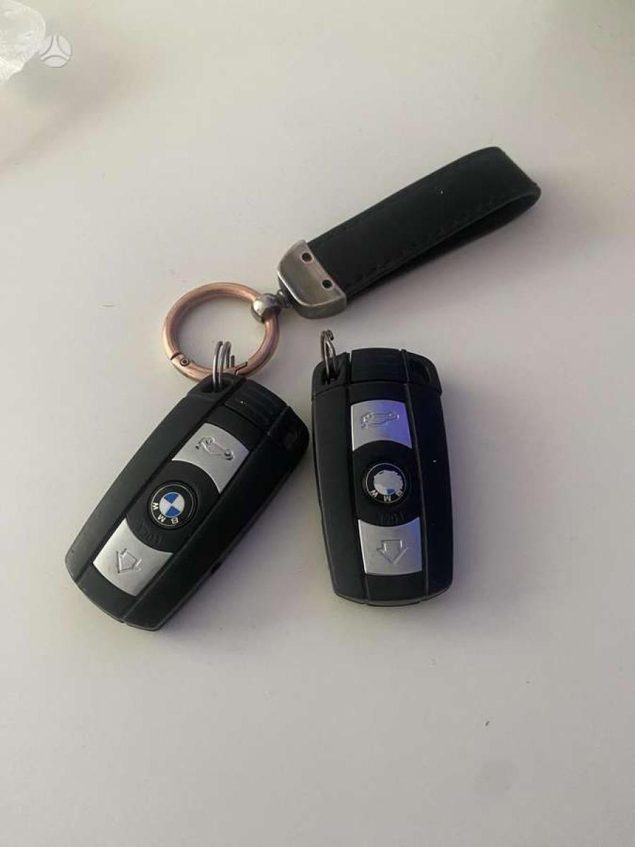 Zils BMW 530 2007 Rīga, ar dzinēja tilpumu 2.99 L un nobraukumu 296 tūkst. km par 4300 €, foto 13 vietnē AUTOMOTO.COM.LV