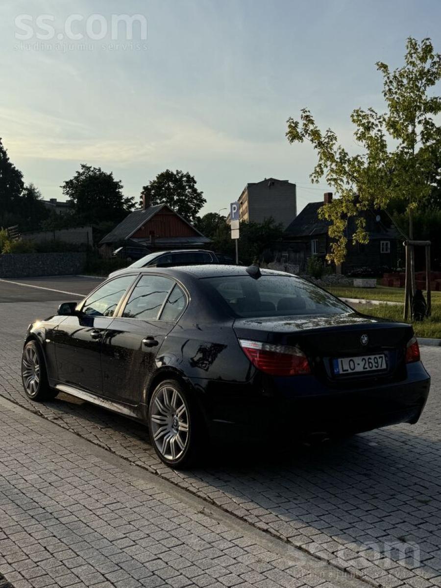 Zils BMW 530 2007 Rēzekne, ar dzinēja tilpumu 3.00 L un nobraukumu 346 tūkst. km par 6500 €, foto 4 vietnē AUTOMOTO.COM.LV