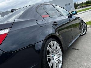 Zils BMW 530 2007 Viļņa, ar dzinēja tilpumu 2.99 L un nobraukumu 275 tūkst. km par 5400 €, foto 22 vietnē AUTOMOTO.COM.LV