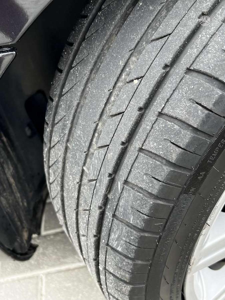 Zils BMW 530 2007 Viļņa, ar dzinēja tilpumu 2.99 L un nobraukumu 275 tūkst. km par 5400 €, foto 27 vietnē AUTOMOTO.COM.LV