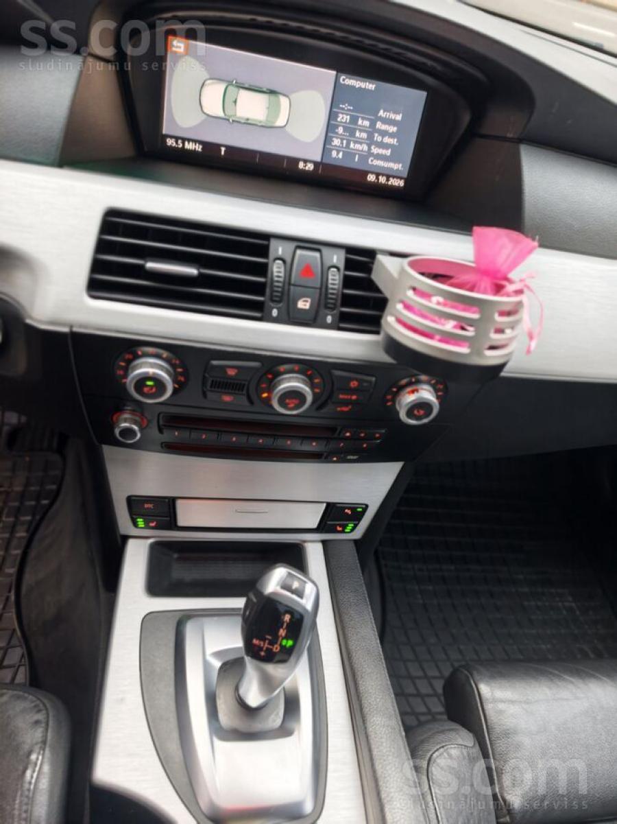 Zils BMW 530 2007 Jelgava, ar dzinēja tilpumu 3.00 L un nobraukumu 444 tūkst. km par 7500 €, foto 15 vietnē AUTOMOTO.COM.LV