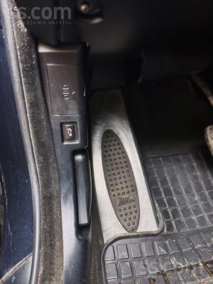 Zils BMW 530 2007 Jelgava, ar dzinēja tilpumu 3.00 L un nobraukumu 444 tūkst. km par 7500 €, foto 17 vietnē AUTOMOTO.COM.LV