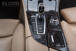 Blue BMW 530 2011 in Riga, with an engine capacity of 3.00 L and mileage of 282 thousand km for 7900 €, photo 12 on AUTOMOTO.COM.LV
