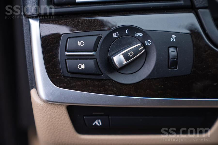 Blue BMW 530 2011 in Riga, with an engine capacity of 3.00 L and mileage of 282 thousand km for 7900 €, photo 17 on AUTOMOTO.COM.LV
