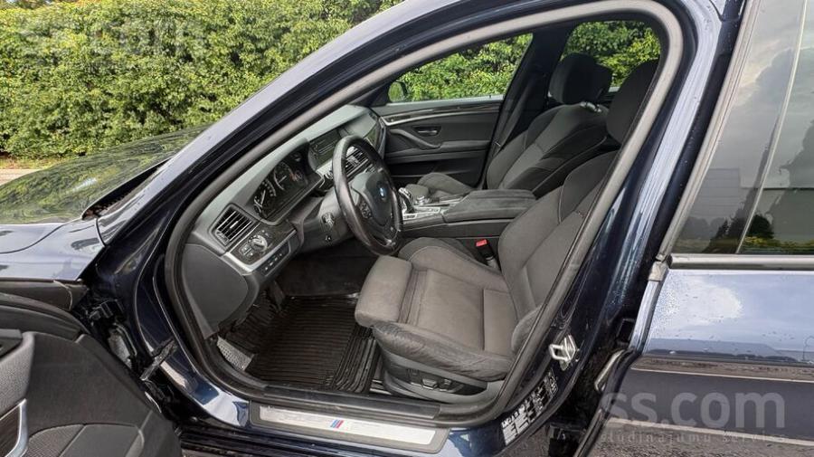 Blue BMW 530 2011 in Jurmala, with an engine capacity of 3.00 L and mileage of 290 thousand km for 8900 €, photo 11 on AUTOMOTO.COM.LV