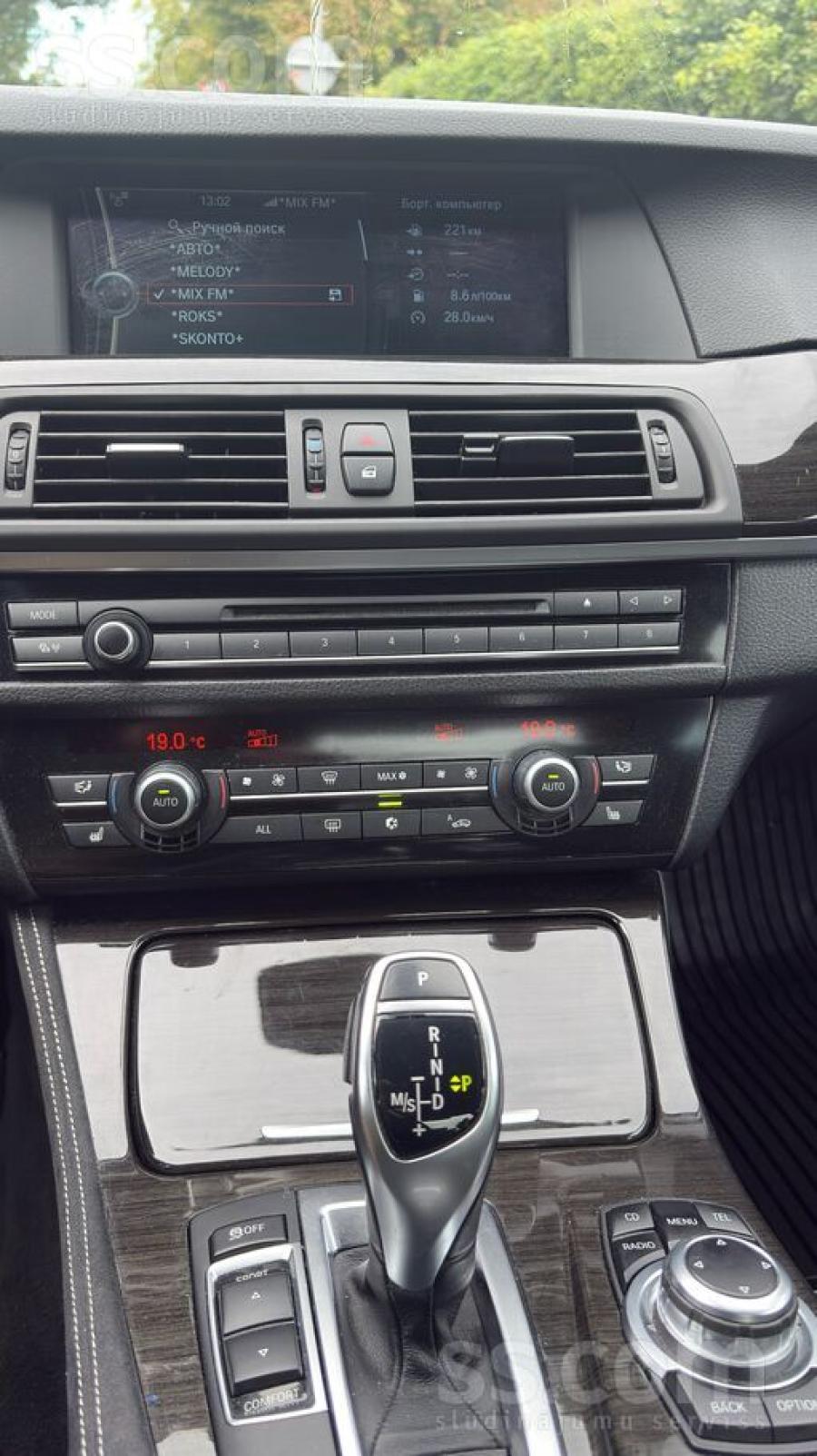 Blue BMW 530 2011 in Jurmala, with an engine capacity of 3.00 L and mileage of 290 thousand km for 8900 €, photo 12 on AUTOMOTO.COM.LV
