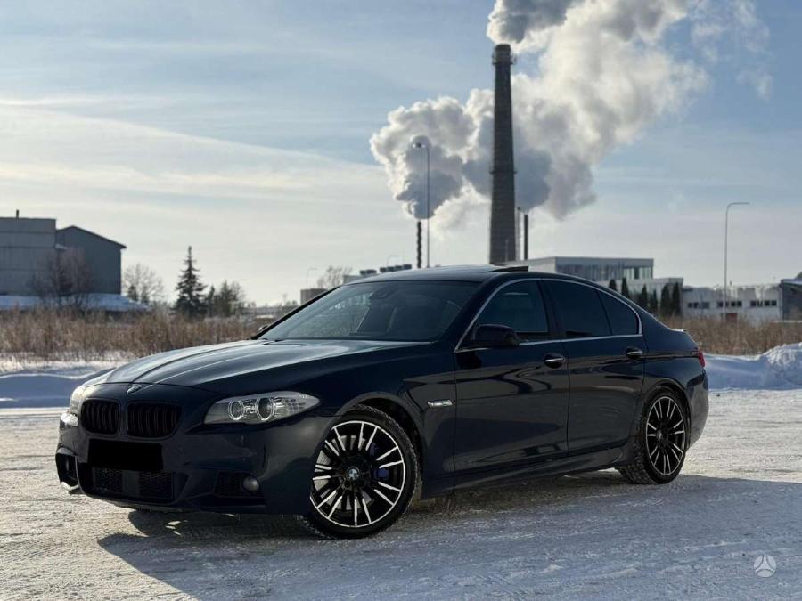 Blue BMW 530 2012 in Mazeikiai, with an engine capacity of 3.00 L and mileage of 250 thousand km for 13999 €, photo 1 on AUTOMOTO.COM.LV