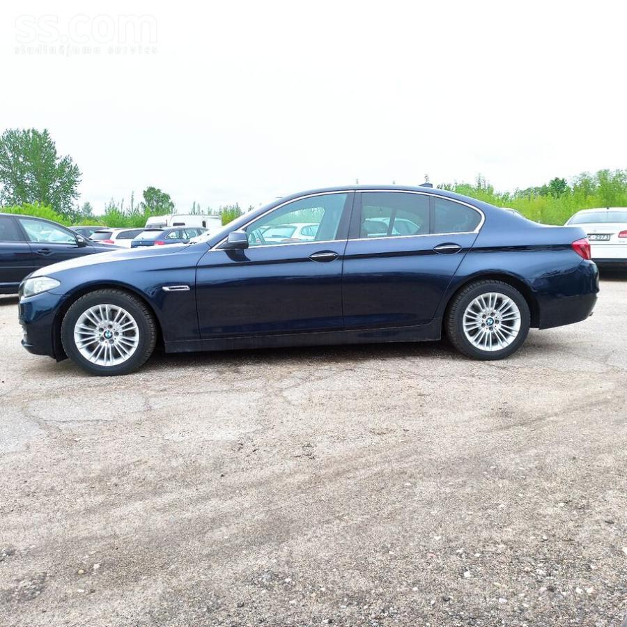 Blue BMW 530 2013 in Daugavpils, with an engine capacity of 3.00 L and mileage of 0 thousand km for 1900 €, photo 4 on AUTOMOTO.COM.LV